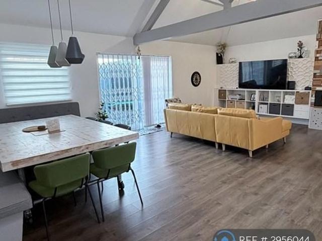 2 bedroom bungalow to rent
