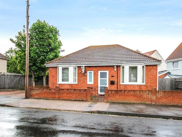 2 bedroom bungalow to rent