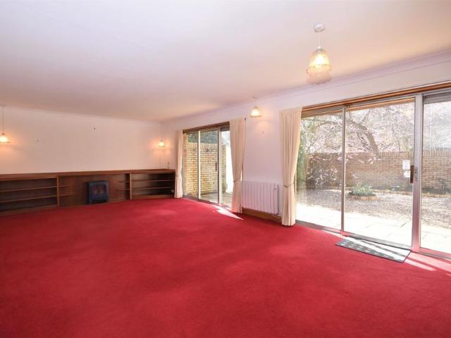 2 bedroom bungalow to rent