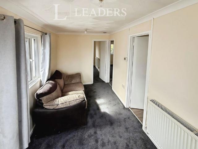 2 bedroom bungalow to rent Hillman Avenue, Jaywick, Clacton on Sea, CO15