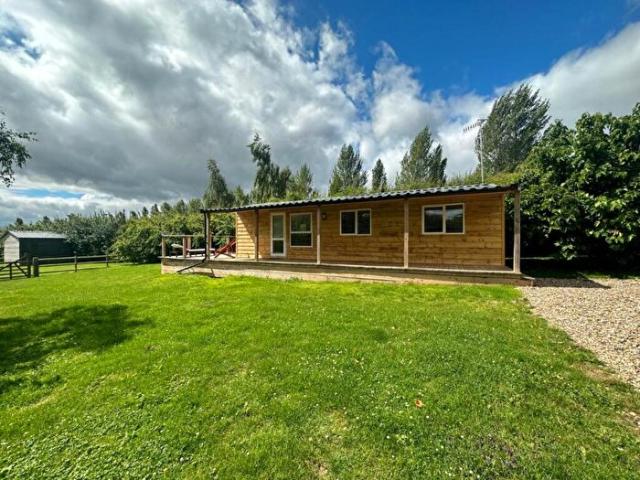 2 Bedroom Bungalow To Rent In The Bungalow, Bishopton, Stratford upon Avon, CV37