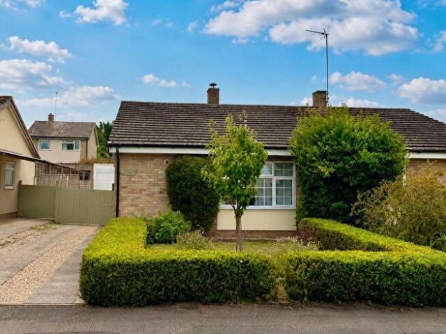 2 Bedroom Bungalow To Rent In Wychwood Close, Milton under Wychwood, Chipping Norton, OX7