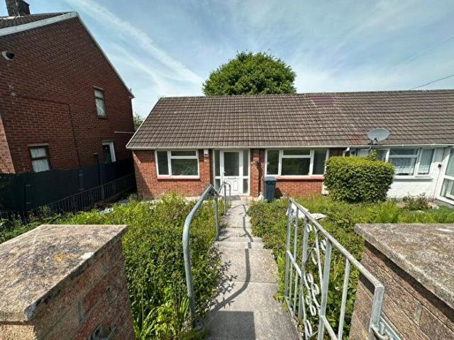 2 Bedroom Bungalow To Rent In Forest View, Cimla, Neath, SA11