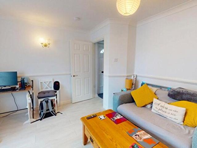 2 Bedroom Bungalow To Rent In Hopkins Court, Hollow Way, Oxford, Oxfordshire, OX4