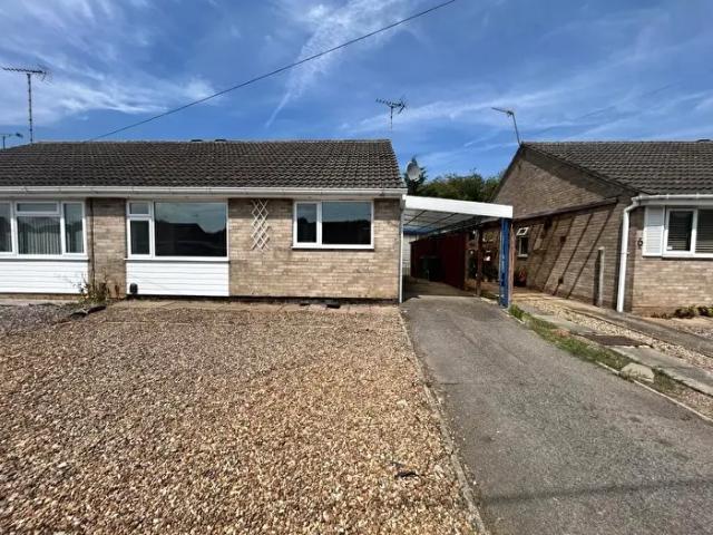 2 Bedroom Bungalow To Rent In Nene Drive, Oadby, Leicester, LE2