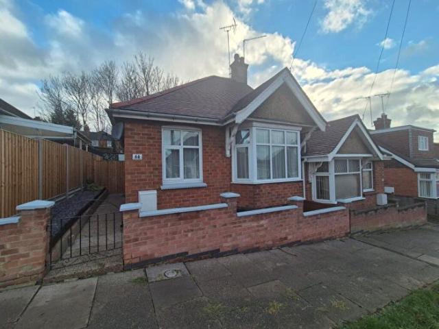 2 Bedroom Bungalow To Rent In Norton Road, Kingsthorpe, Northampton, NN2