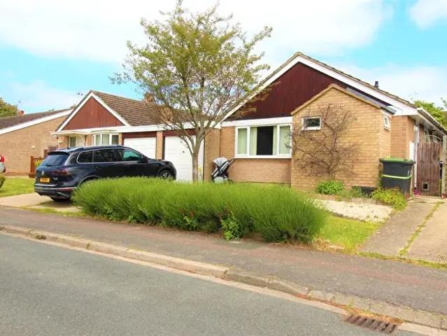 2 Bedroom Bungalow To Rent In Queen Emmas Dyke, Witney, Oxfordshire, OX28