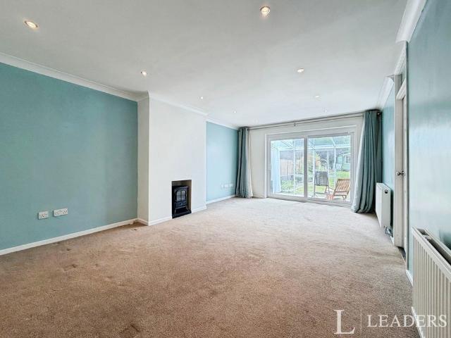 2 bedroom bungalow to rent St. Marys Close, Panfield, Braintree, Essex, CM7