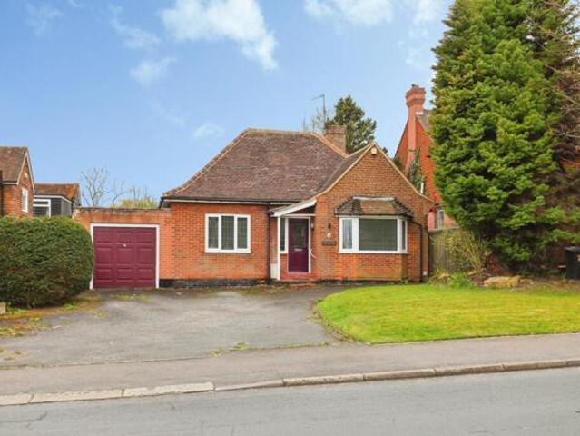 2 Bedroom Bungalow Tonbridge Kent LS101316153