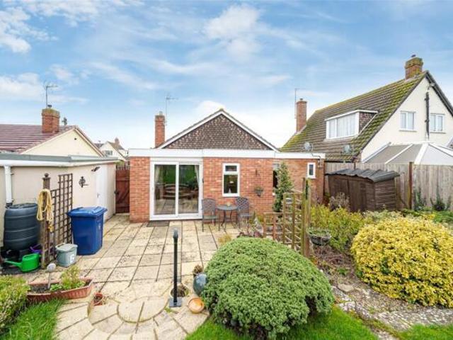 2 Bedroom Bungalow Tewkesbury Gloucestershire LS100263300