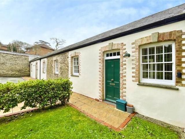 2 Bedroom Bungalow Truro Cornwall 101797111