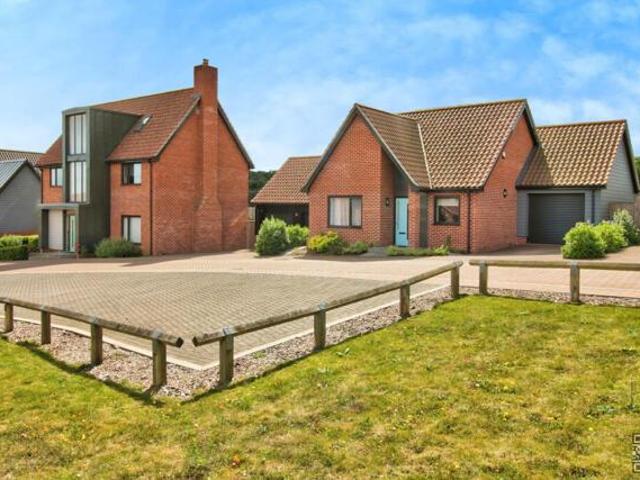 2 Bedroom Bungalow Ufford Suffolk LS100855313
