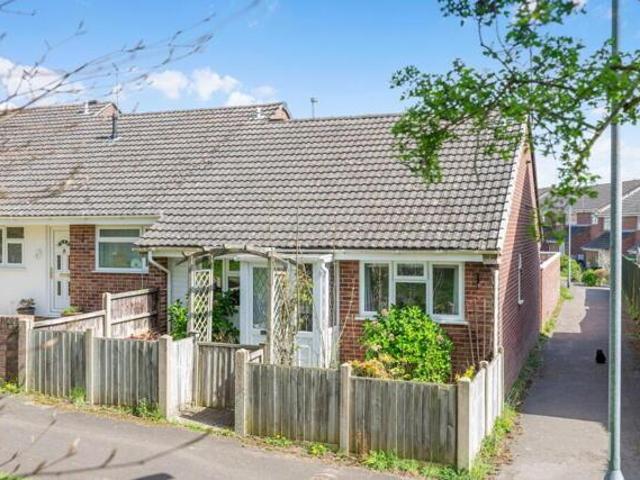2 Bedroom Bungalow Yeovil Somerset 101675436