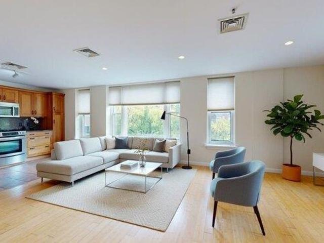 2 bedroom, Burlington VT 05401 102061731