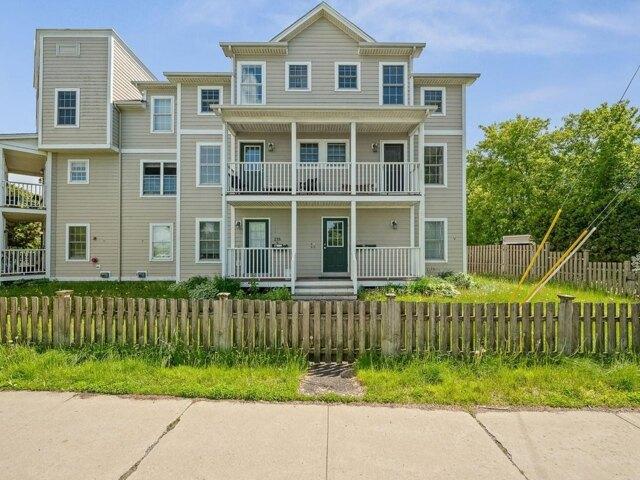 2 bedroom, Burlington VT 05401 103626727