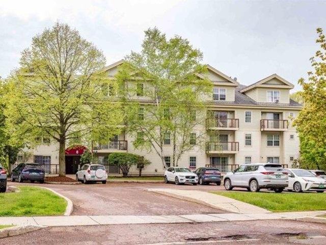 2 bedroom, Burlington VT 05401 103666658
