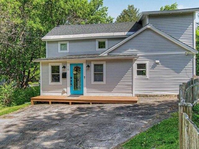2 bedroom, Burlington VT 05401 103185546