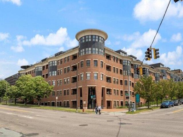 2 bedroom, Burlington VT 05401 104540326