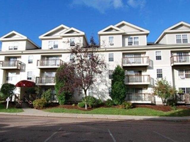 2 bedroom, Burlington VT 05401 104571612