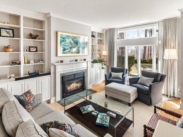 2 bedroom, Burlington VT 05401 104607620