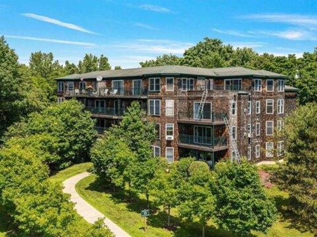 2 bedroom, Burlington VT 05408 101998127
