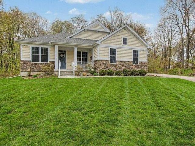 2 bedroom, Burlington VT 05408 104480174