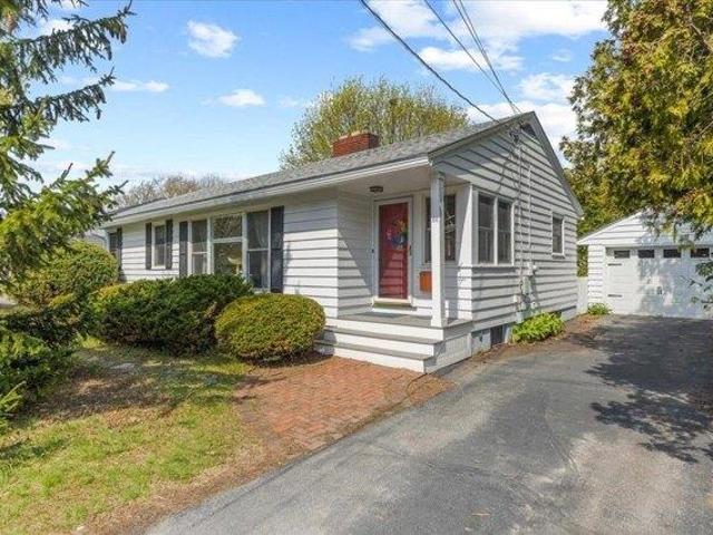 2 bedroom, Burlington VT 05408 104010589