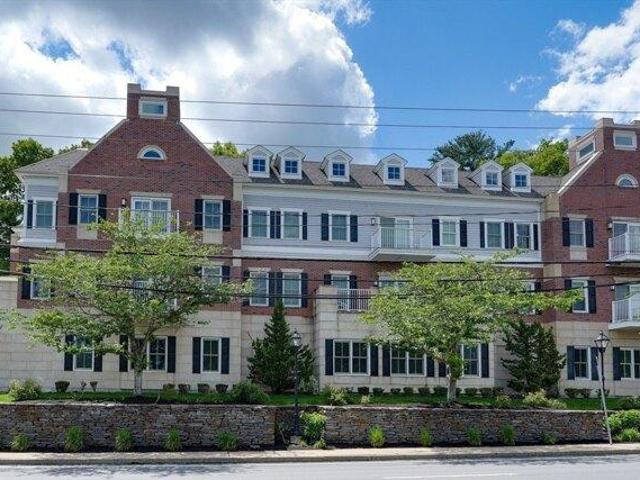 2 bedroom, Burlington MA 01803 105082749