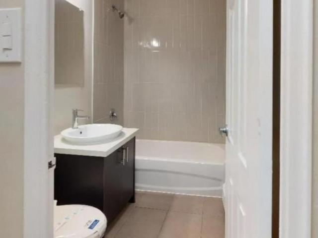 2 bedroom, Burlington ON L7S 1L8 89047890