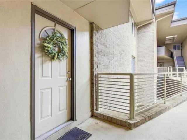 2 bedroom, GA GA 102701281