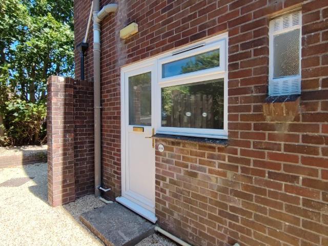 2 bedroom garages to rent