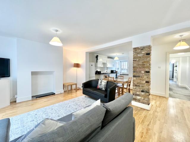 2 Bedroom Garden Flat for Rent