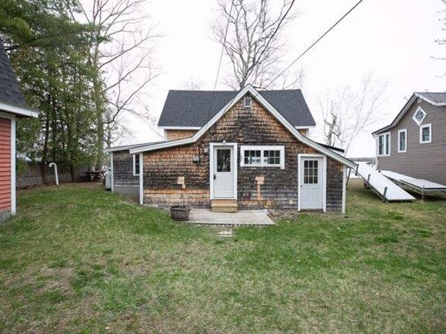 2 bedroom, Glenburn ME 04401 103622255