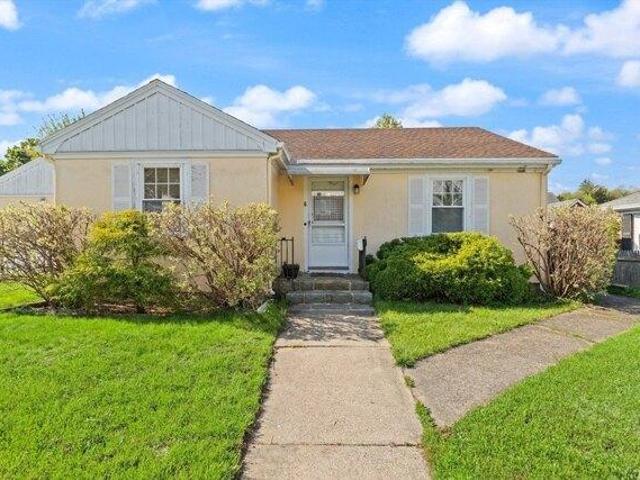 2 bedroom, Gloucester MA 01930 102562947