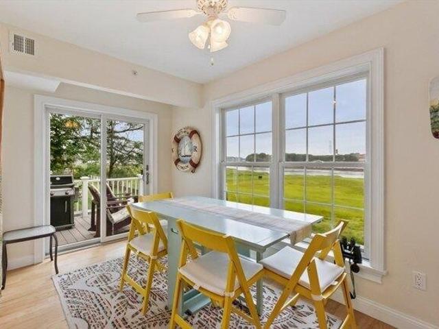 2 bedroom, Gloucester MA 01930 104833014