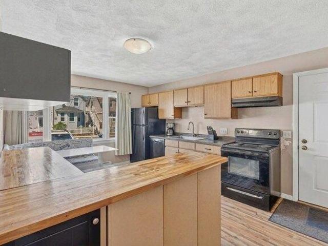 2 bedroom, Gloucester MA 01930 105041218