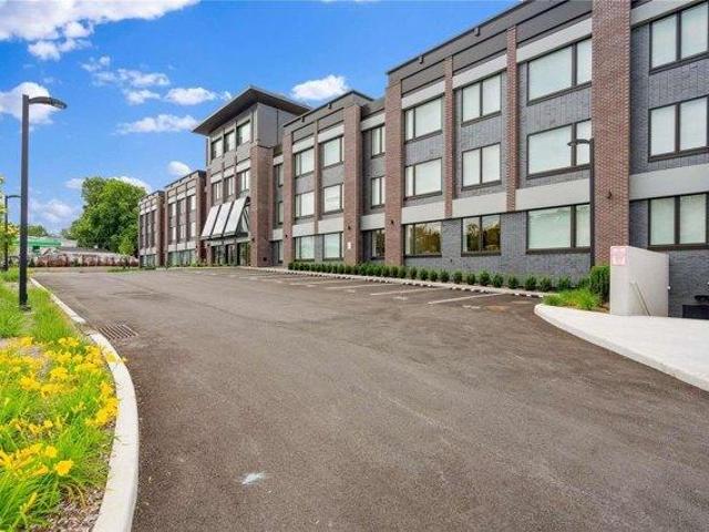 2 bedroom, Great Neck NY 11021 LS101783278