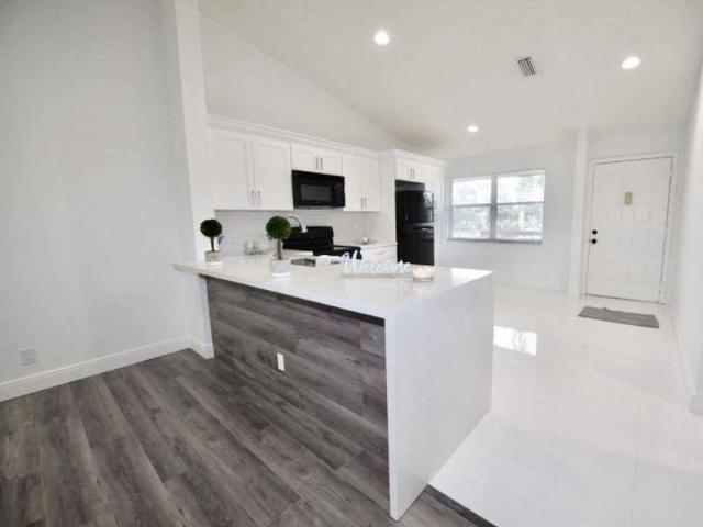 2 bedroom, Greenacres FL 33467 LS101011866