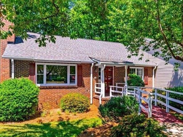 2 bedroom, Greensboro NC 27410 104903276