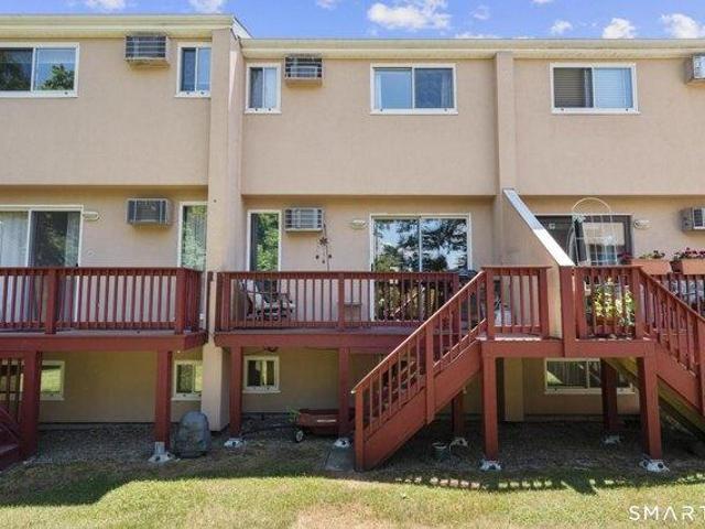 2 bedroom, Groton CT 06340 104852851