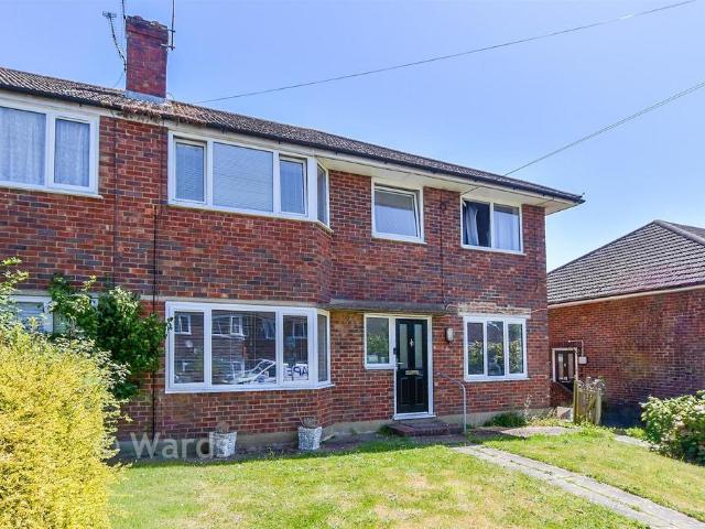 2 bedroom ground maisonette for sale