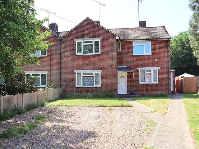 2 bedroom ground maisonette for sale