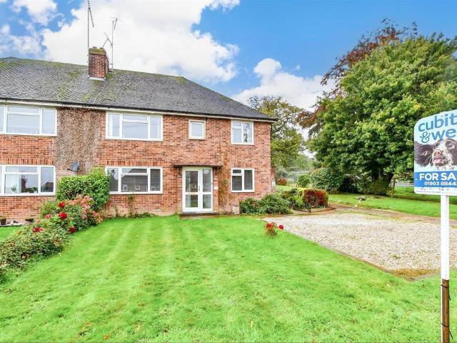 2 bedroom ground maisonette for sale