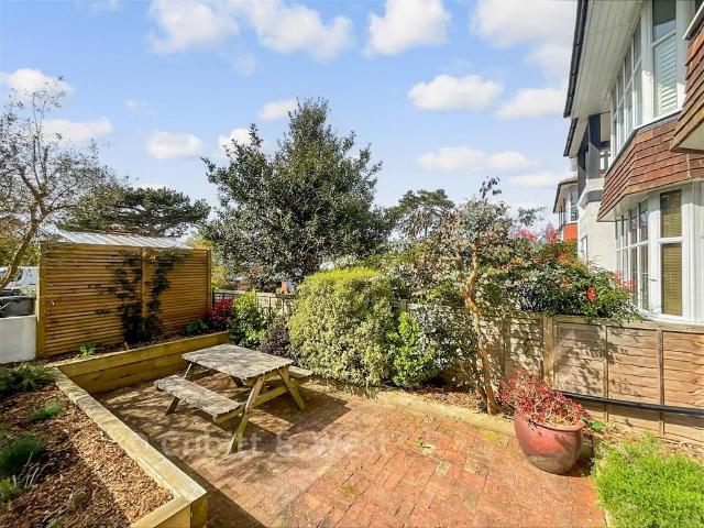 2 bedroom ground maisonette for sale