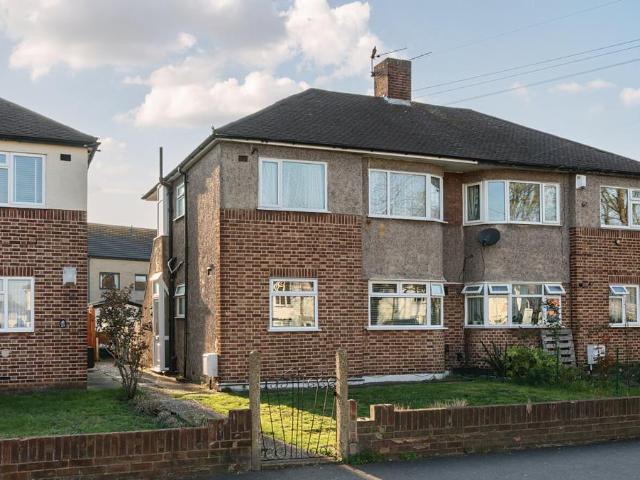 2 bedroom ground maisonette for sale