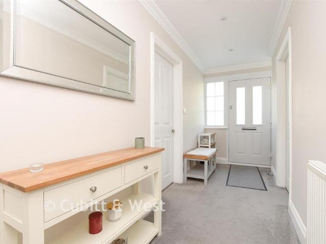 2 bedroom ground maisonette for sale