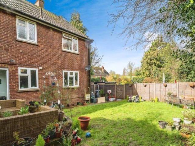 2 bedroom ground maisonette for sale