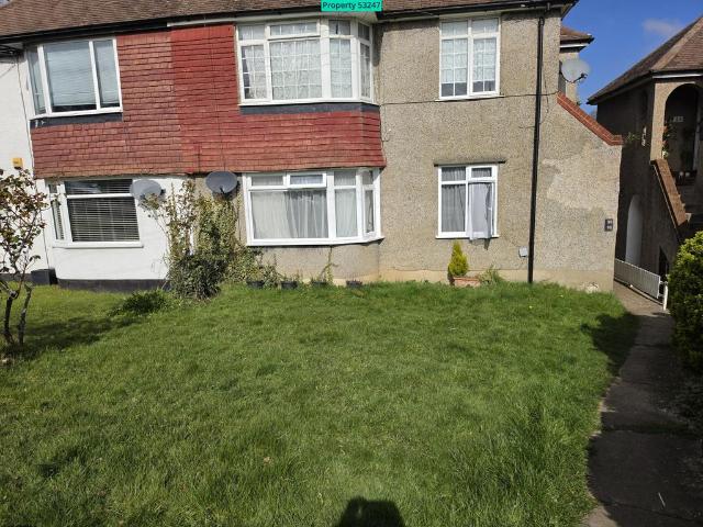 2 bedroom ground maisonette for sale