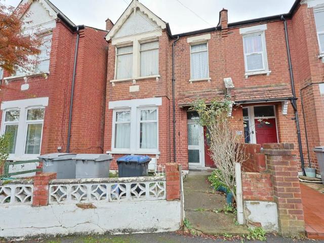 2 bedroom ground maisonette for sale