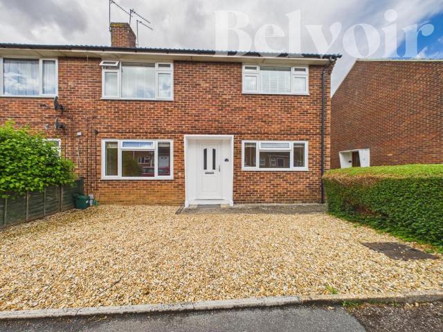 2 bedroom ground maisonette for sale